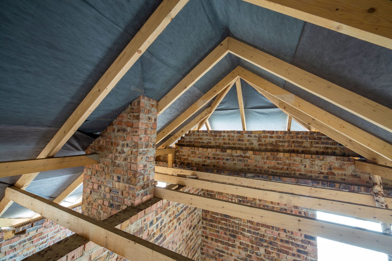 Trusses vs Rafters: Which to Use for Raked Ceilings | Blog